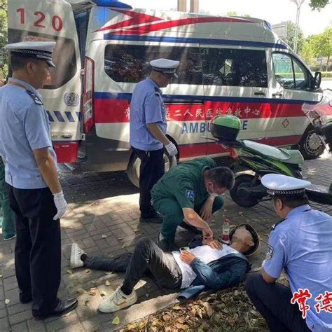 男子桥头突发心脏病 常德交警紧急护送就医急救抢救救助