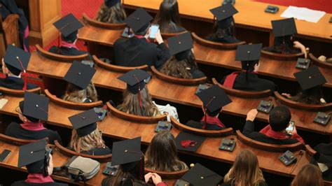 Над 16 000 чуждестранни студенти учат в български университети Strelanews