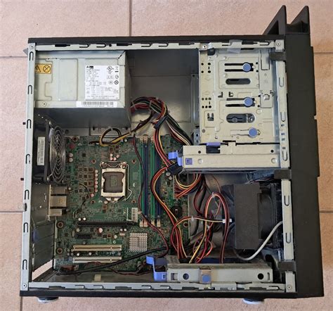 Lenovo ThinkStation E szerverház HardverApró