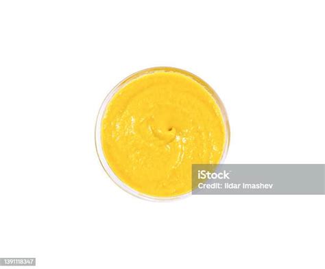 수제 디종 겨자 소스와 흰색 배경 상단 뷰에 격리 된 유리 둥근 그릇에 디종 머스타드 소스에 대한 스톡 사진 및 기타 이미지 디종 머스타드 소스 컷아웃 0명 Istock