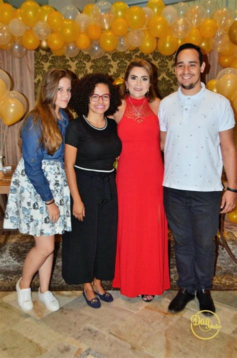 Abordagem Notícias Cleide Ribeiro Comemora Seus 50 Anos De Vida Em