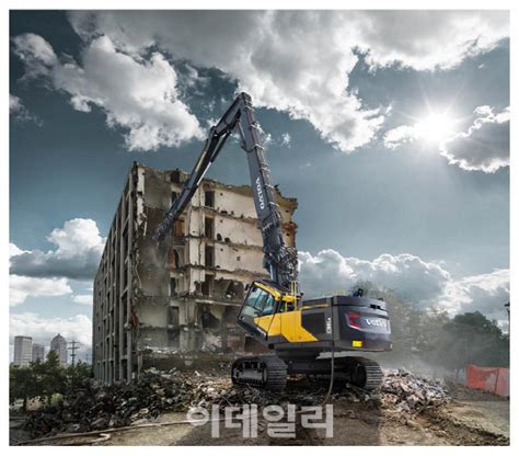 볼보건설기계 고층건물 철거전용 굴삭기 국내 공식출시