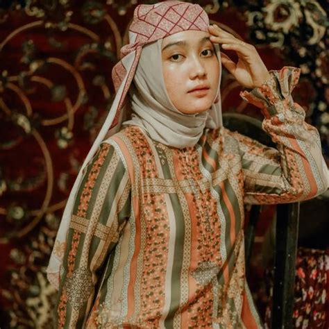 Ntan Intan Rizkuna • Threads Say More