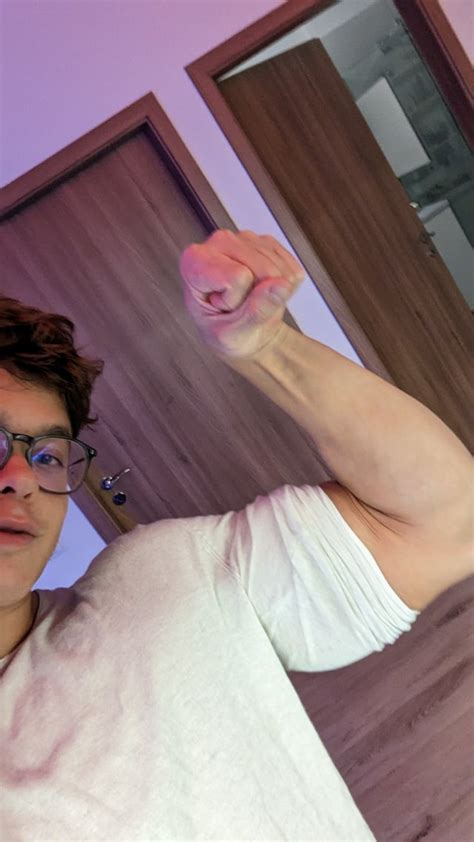Wanna Feel My Hard Biceps R Bicepsporn