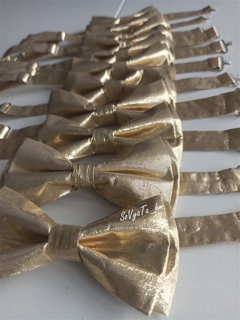 Галстук бабочка золотой