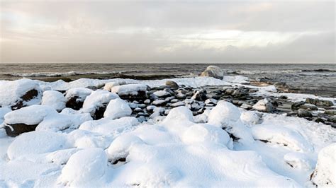 해변의 바위에 있는 다양한 얼음 형성 얼음 질감 바람 물 얼음이 함께 작동 겨울에 대한 스톡 사진 및 기타 이미지 겨울 냉동된 다양 Istock