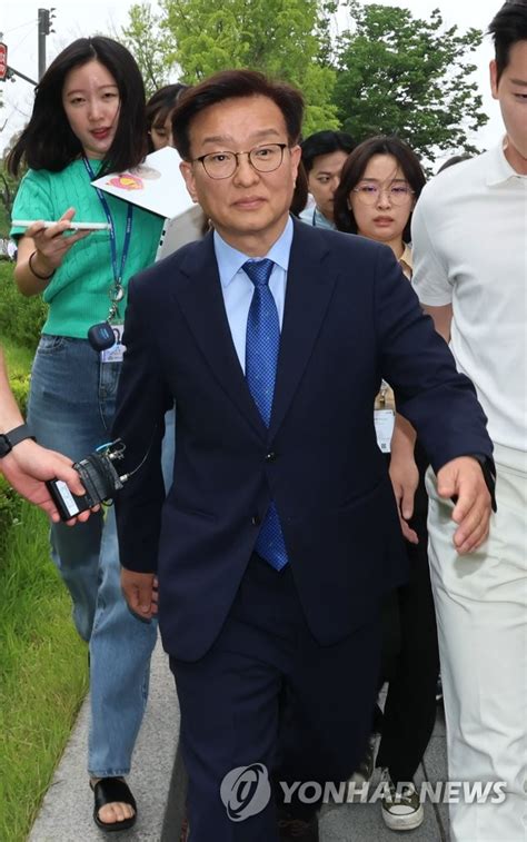 질문엔 묵묵부답 연합뉴스