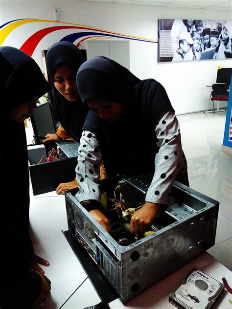 Pemasangan Perkakasan Komputer Nadi Kg Terbok