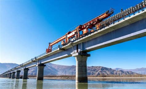 川藏铁路拉林段全线轨道铺通，半年后将建成通车 搜狐大视野 搜狐新闻