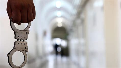 הפיצו תמונות עירום שנערכו בבינה מלאכותית של עשרות תלמידות שלושה