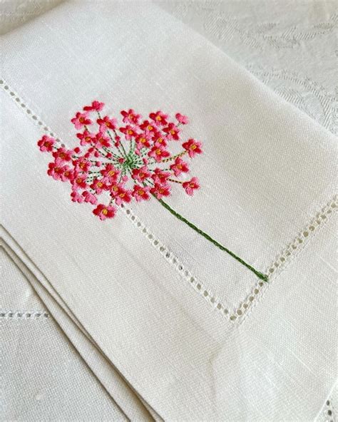 Сервировка стола Машинная вышивка Салфетки Салфетки Вышивка Льняная скатерть