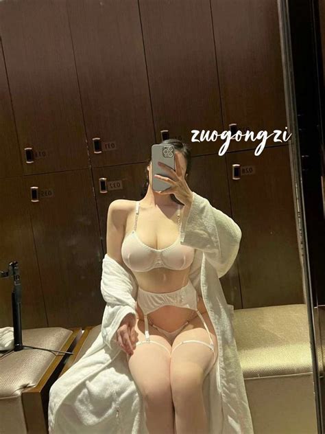 童颜巨乳左公子 on Twitter 还有没睡的哥哥吗 点赞让我看看抽5个哥哥送福利哦 美乳 反差 蜜桃臀 投稿 wsdsbs