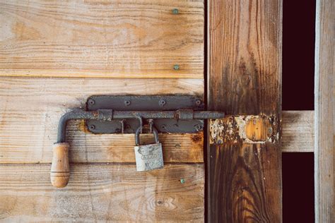 What Is A Barrel Lock How To Become A Locksmith Locksmith Training And Certification