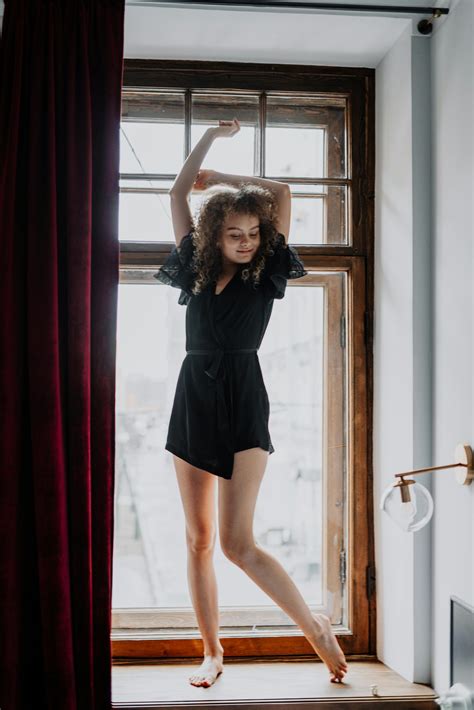 Girl Long Legs Photos Download The Best Free Girl Long Legs Stock
