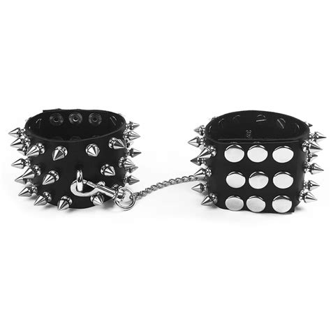 Наручники кожаные с шипами Art Of Sex Rose Spiked Leather Handcuffs