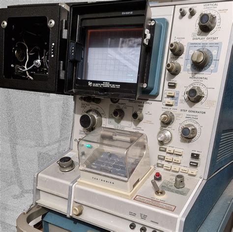 Tektronix 576 Curve Tracer Camera Adapters Page 1