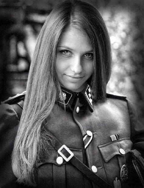 German Female Soldier Wwii Modelcosplayer 159081 Answered