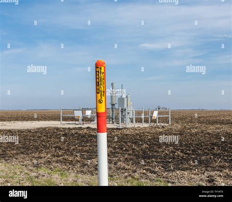 Panneau D Avertissement De Pipeline De Gaz Naturel Souterrain Concept
