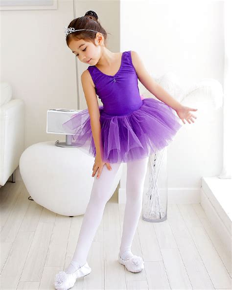 姸媽小小韓國雜貨店 芭蕾舞裙 姸女呢排準備去學芭蕾舞 姸媽搵芭蕾舞裙時先發現原來韓國有咁多靚靚芭蕾舞用品架~