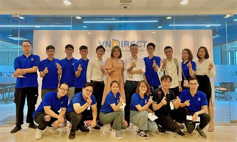 Học viên CGHN thăm quan môi trường doanh nghiệp VNDirect