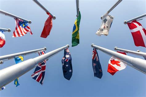 Улс орнуудын тухай хамгийн сонирхолтой 10 баримт