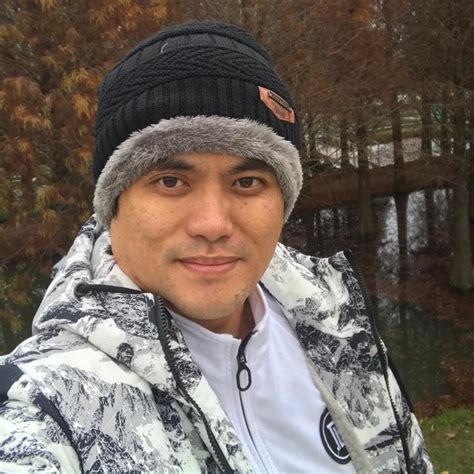 雞排妹露出時代之展現自信活出自我專題講座 雞排妹露出時代之展現自信活出自我專題演講 內容：我們將請雞排妹來分享如何在人潮中找出自信展現自我讓我們活的更快樂更有自信心 時間：五月十六日