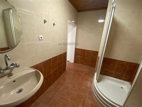 Момина църква Просторна Къща с 3 спални 2 бани Wc ремонтирана От Собственик Двуетажна