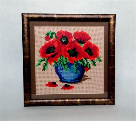 Картина вишита хрестиком маки — ціна 550 грн у каталозі Картини