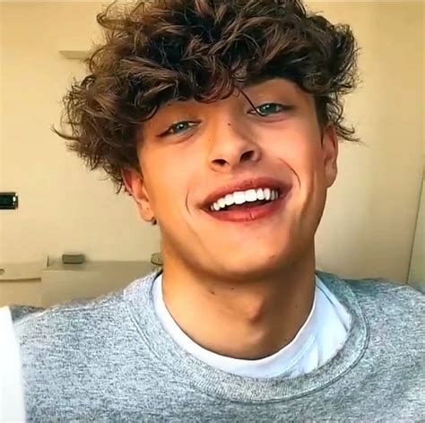 Pin By Jessie On Cute Ppl Brown Hair Blue Eyes Brown Hair Brown Eyes