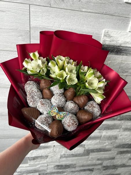 И еще клубничная вкусняшка 2025 Кладовая букетов Ростовые куклы Тобольск ВКонтакте