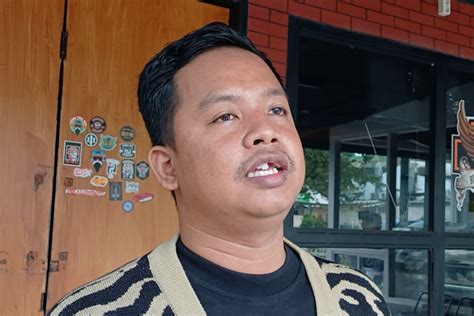 Dustin Tiffani Resmi Menikahi Ditha Rizky Amalia