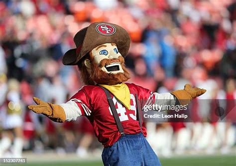 308 San Francisco 49ers Mascot Photos And High Res Pictures Getty Images
