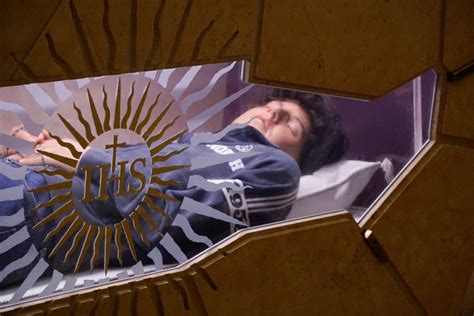 In Historic Assisi Pilgrims Seek Modern Witness Of Holiness The