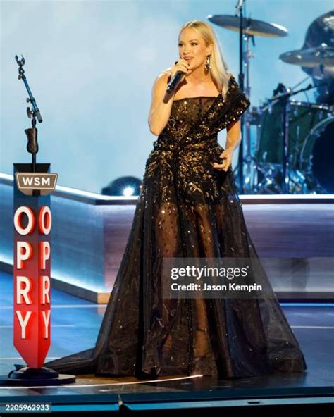 40427 Carrie Underwood Photos And High Res Pictures Getty Images