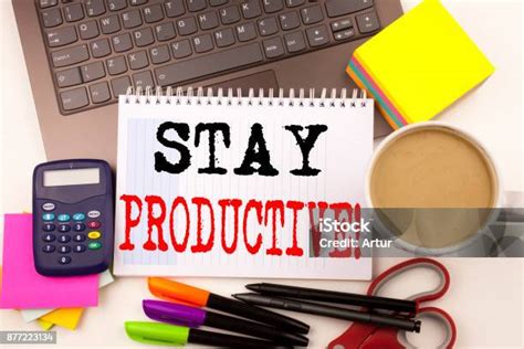 생산성 유지 농도 효율성 생산성 워크숍 배경 복사 공간에 대 한 노트북 마커 펜 편지지 커피 비즈니스 개념 등 주위 사무실에서 쓰기 단어 개념에 대한 스톡 사진 및 기타
