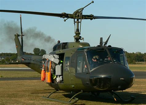 UH-1 - JapaneseClass.jp