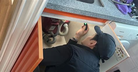 연락드리고 바로 답장이 와서 빠르게 예약잡고 했는데 무척 친절하시고 교체하시는 와중에도 꼼꼼하게 살피고 다 하시고 한번 더 체크하면서 결과물을 확인하라하셨는데 만족스러웠어요