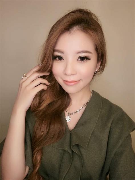 長髮公主的秘密 ⭐️性感人妻 鄒佩君 長髮的秘密⭐️ 下殺58折 ️滿1000再送旅行體驗包x10包 Facebook