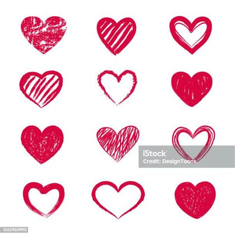 빨간색 그런지 하트 아이콘입니다 손으로 그린 낙서 하트의 컬렉션 세트는 격리되어 있습니다 손으로 그린 낙서 하얀 배경에 분리된