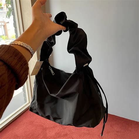 [주문폭주] 프라다원단 나일론 트윌 셔링 주름 스트링 토트백