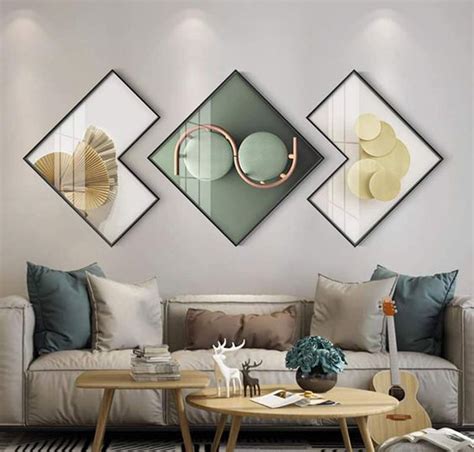 چگونه با چیدمان تابلوها روی دیوار، فضای خانه تان را خواستنی تر کنیم؟ ماگرتا