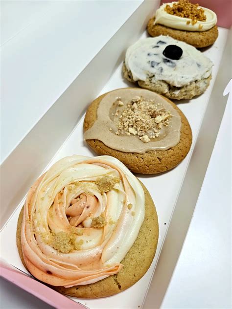 Crumbl Cookie Review Brown Sugar Cinnamon Pop Tarts Guava Cake Cookies And Cream Milkshake