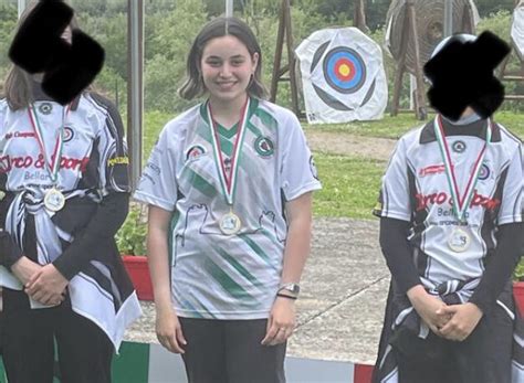 Tiro Con Larco Adele Vince Gara Interregionale I Complimenti Dei Canneti
