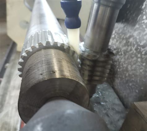 High Precision Customized CNC Gear Hobbing Machining Metal CNC Screw Spline Milling Machine