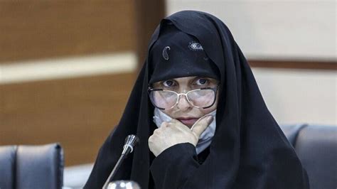 همسر رئیسی درباره هنر زنانه زیستن کتابی در جواب کتاب همسر اوباما نوشتم ایران اینترنشنال