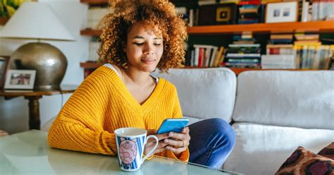 28 Hinge Prompt Answers To Try If You Want A Serious Relationship