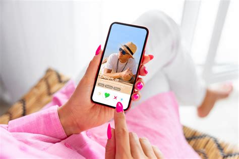 7 Dating App Red Flags You Can Spot From Their Profile