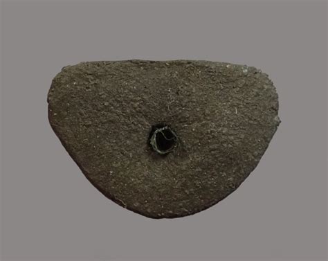 รูปเหมือนลอยองค์อาจารย์นอง วัดทรายขาว ปัตตานี รุ่นอายุ 80 ปี เนื้อผงว่านฝังตะกรุดนารายณ์แปลงรูป