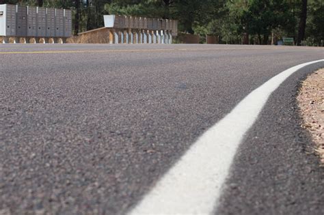 무료 이미지 도로 보도 지붕 아스팔트 흙 레인 자갈 하부 구조 차도 바닥 노면 비 건축물 옥외 구조물