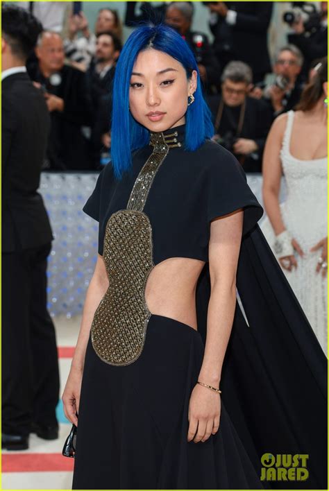 Olivia Wilde Vogue China S Margaret Zhang Both Wear Karl Lagerfeld S Infamous Violin Dress To